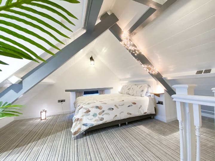 Dreamcatcher - Popular Retreat For Two Near Bude - Bude