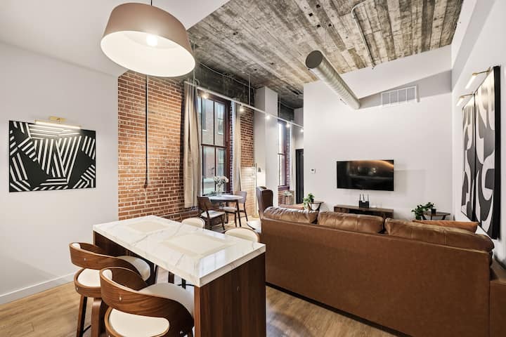 The Meridian | 1br | Rooftop Pool + King Bed + Wd - Saint-Louis, MO