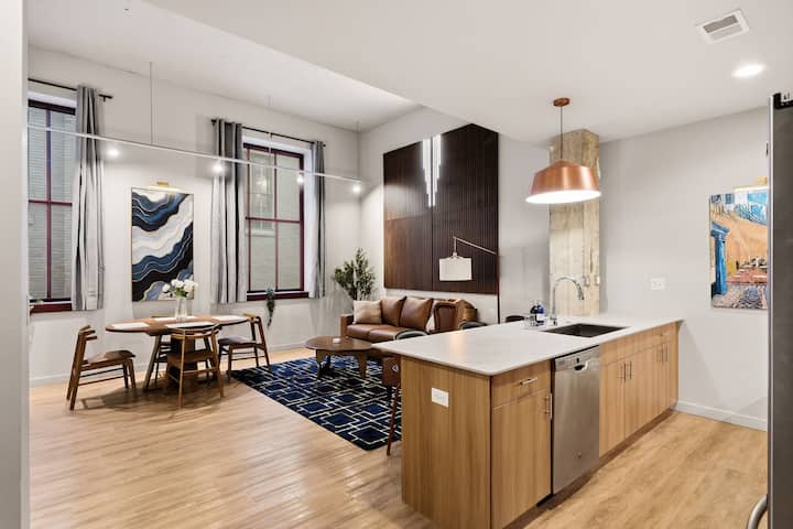 The Icon | 1br | Rooftop Pool + King Bed + Wd - St. Louis, MO