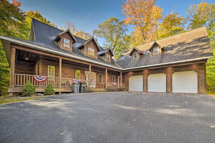 Gaylord Cabin With Game Room, Fire Pit And Decks - Gaylord, MI