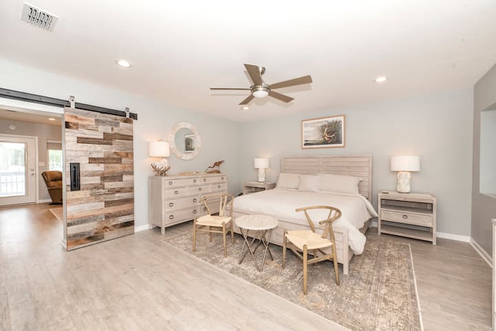 Tide Creek Bungalow — Where The Bay Meets Comfort - Alligator Point, FL