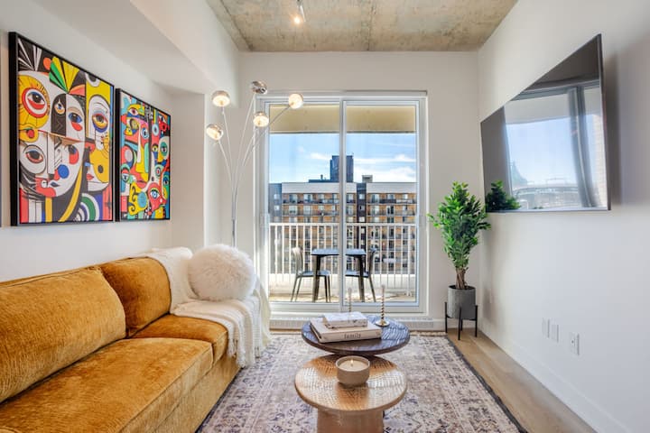 City Retreat W/ Rooftop Pool Access And Ev Parking - Montréal, QC