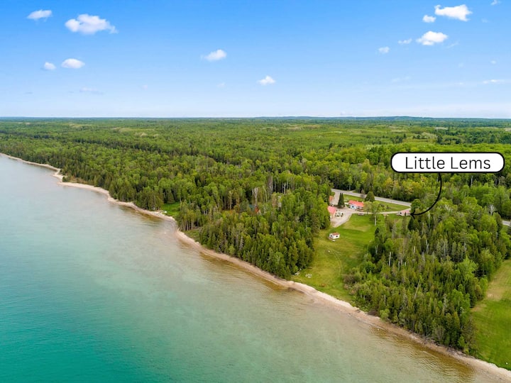 Lake Huron Escape | Waterfront + Firepit - Cheboygan, MI