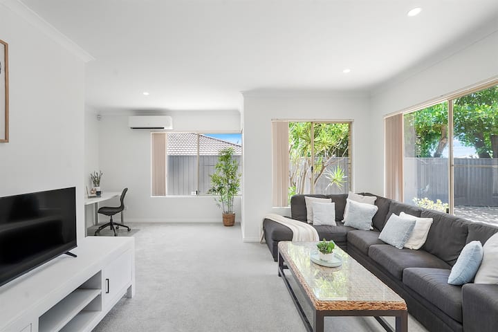 Relaxed Coastal Living – 550m To Scarborough Beach - Perth