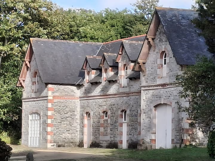 Manoir De Kerhir - Plougrescant