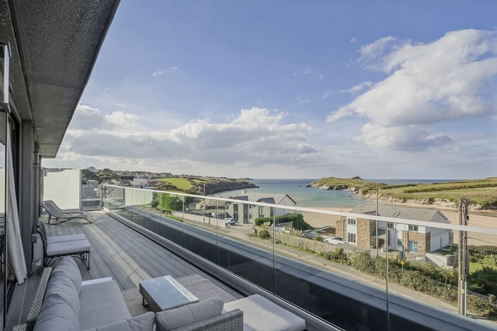 Penthouse, Balcony With Expansive Sea Views, Parki - Newquay