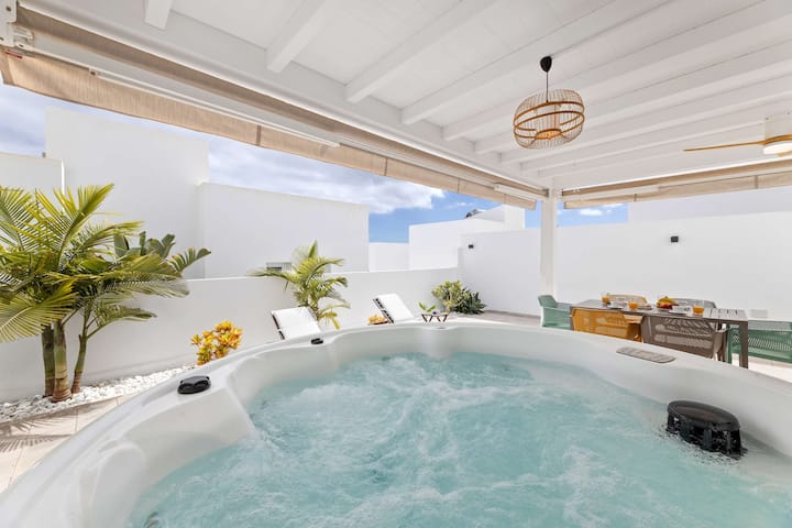 Miranda Al Mar  Oceanview Jacuzzi Hideaway - Costa Teguise
