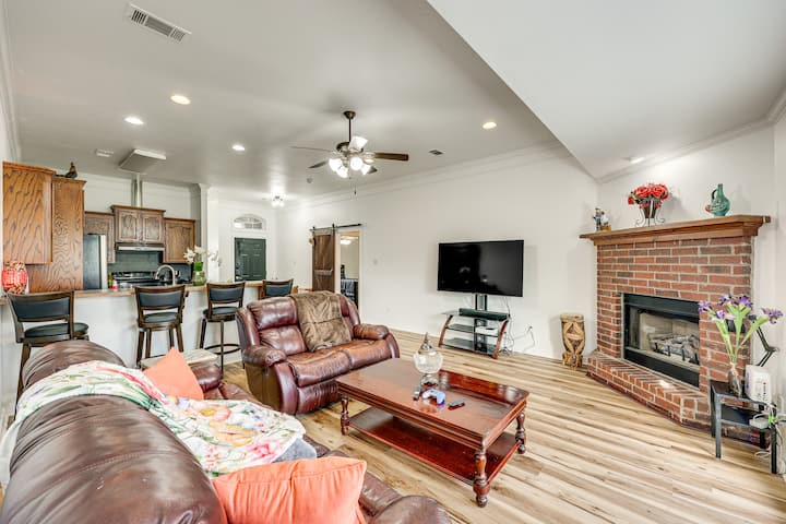 Close To Hospitals! Family Gem In West Monroe - Candy Cane Lane, Calhoun