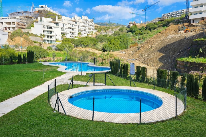 Two Bedroom Apartment To Rent In Carvajal - Mijas