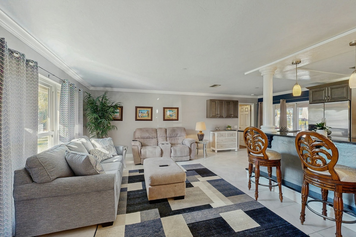 Casa de 3 dormitorios con patio al aire libre y piscina a nivel del ...