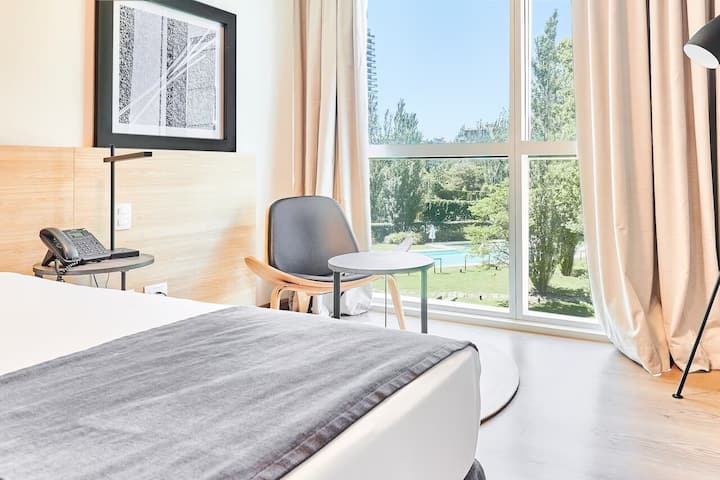 Dazzler Rosario | King | Near River Walk Path - Rosario