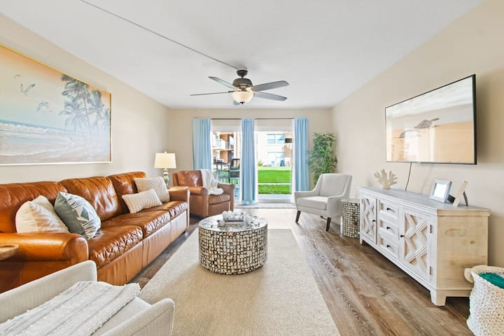 Ground‑floor Patio Walkout W/ Pool & Beach Access! - Cocoa Beach, FL