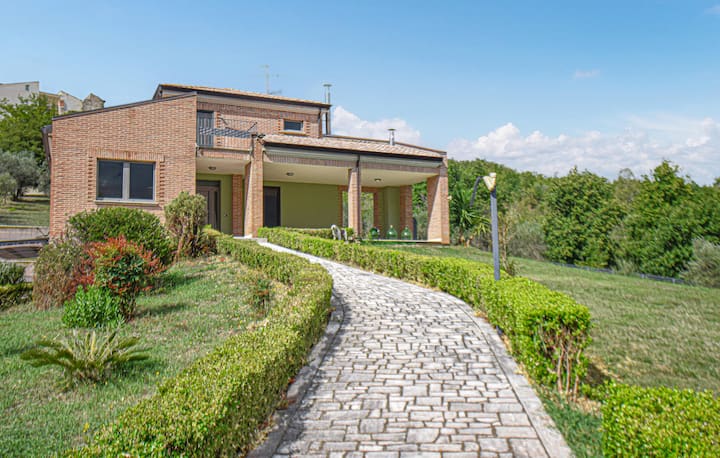 Stunning Home In Torre Le Nocelle With Wifi - Benevento