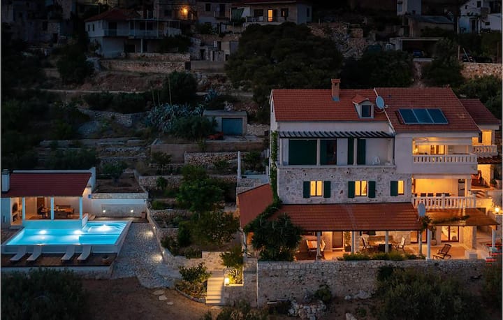 Lovely Home In Hvar-jelsa - Stari Grad