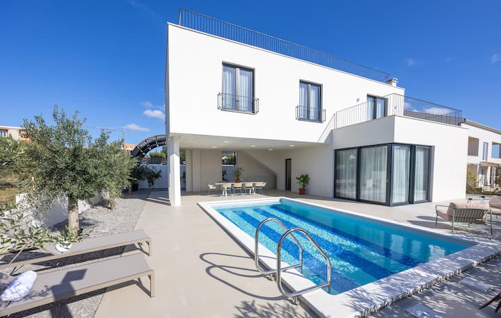 Lovely Home In Rogoznica - Primošten