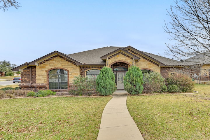 Family Home Near Ft Hood & Killeen: Patio & Grill! - Harker Heights, TX