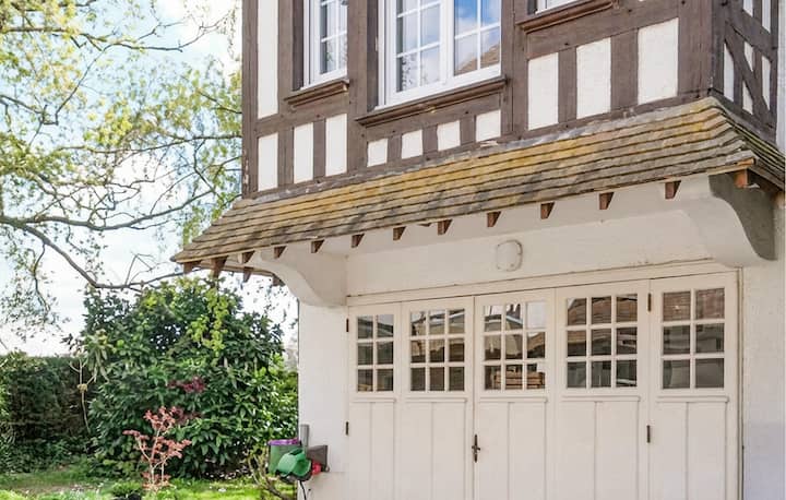 Beautiful Apartment In Isigny-sur-mer With Wifi - Isigny-sur-Mer