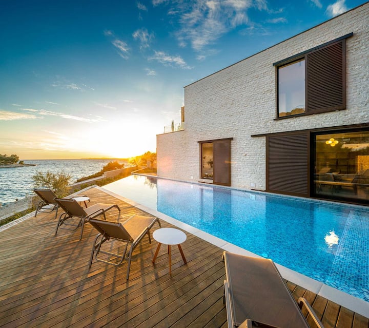 Villa Flora Mare Ii With Pool - Primošten