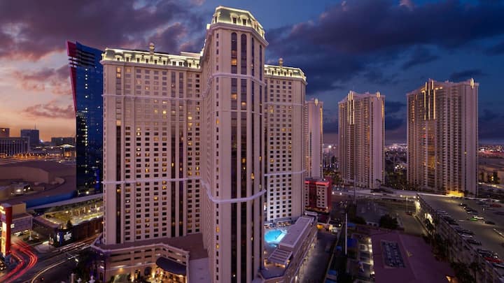 2-bd. At Marriott's Grand Chateau: Spacious Stay - Las Vegas, NV