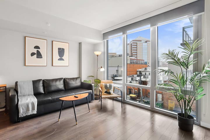 Prime Location | Spacious Apt | Near Metro - Arlington