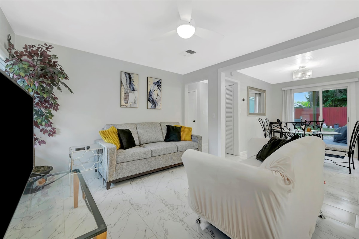 Capacidad para 8 personas cerca de Busch Gardens con barbacoa y patio ...