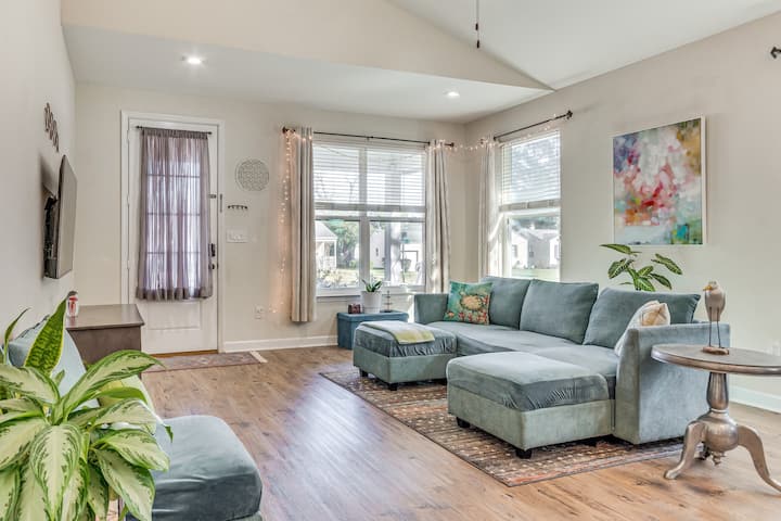 < 2 Mi To Dtwn! Quiet Family Home In Pensacola - Pensacola, FL