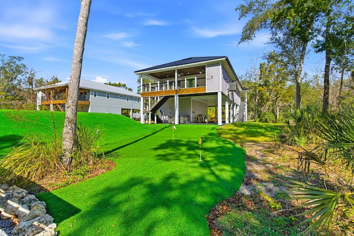 New Modern Homosassa Home Hot Tub, Putting Green - Homosassa