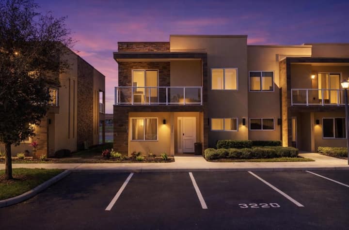 Beautiful Magic Village Villa Minutes From Disney - Four Corners