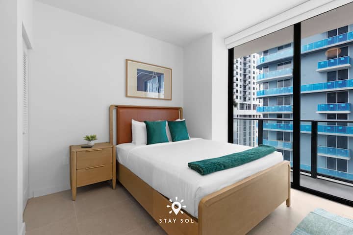 Downtown Studio | Stylish Stay | Spa & Workspace - Miami, FL