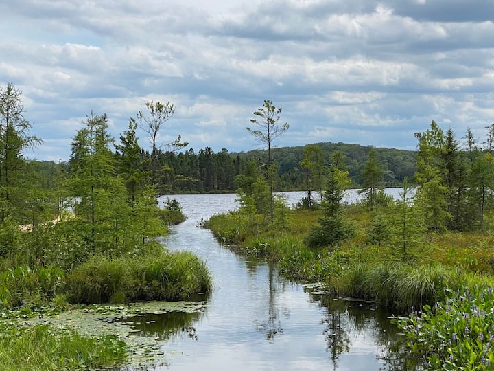 Larrabee Lake Retreat - The Lodge & Cottage - Wisconsin