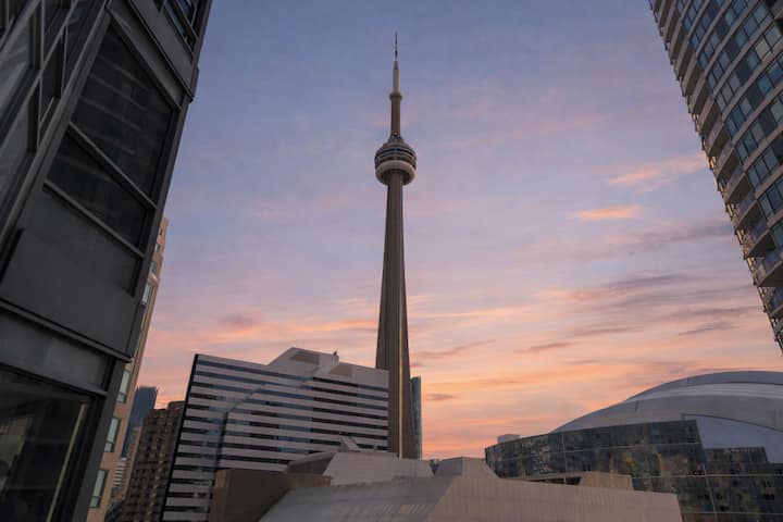 New! Cn Tower View - 1 Min To Mtcc/rogers Centre - Toronto