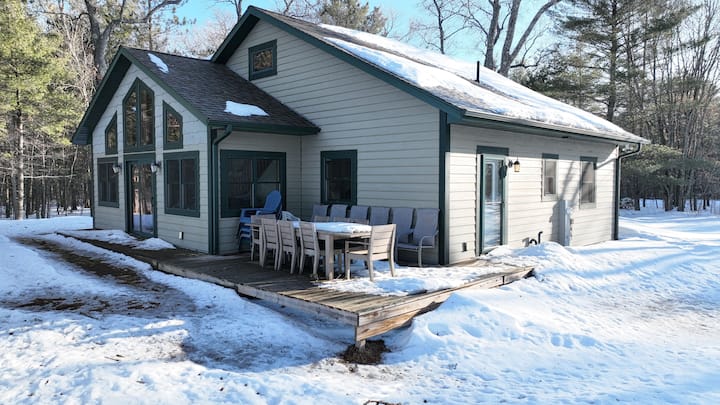 Lakefront Manitowish Waters Cabin - Manitowish Waters, WI