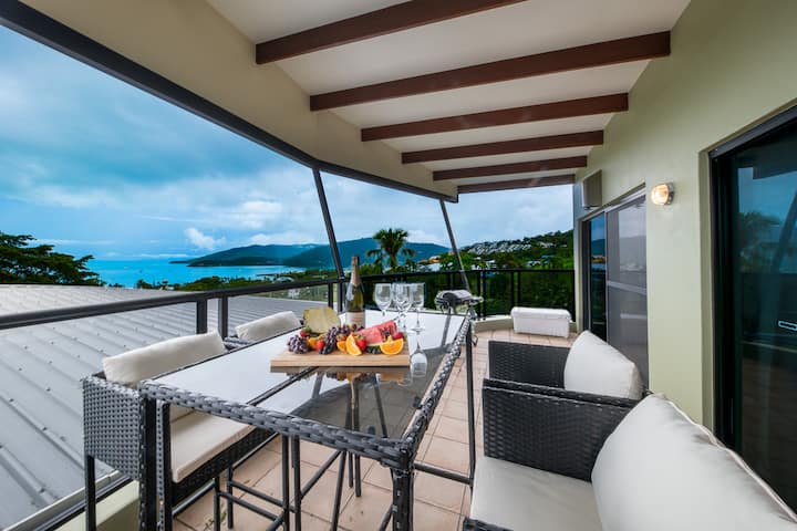 Waves On Airlie - Airlie Beach