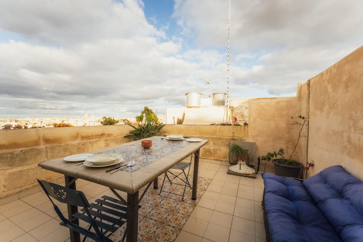 3br Townhouse With Private Rooftop In Bormla - Malta