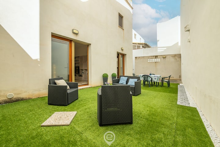 Sunlit 47 - Calasetta