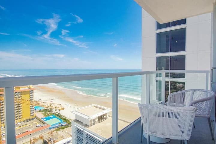 Daytona Grande | Two Bedroom Suite | Family Stay - Daytona Beach, FL