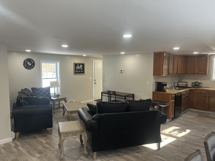 Clean Renovated 4br Home For Work Stays - Waterville, ME