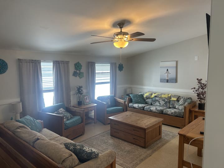 Clean Renovated 5br Home: Ideal For Work Crews - Waterville, ME