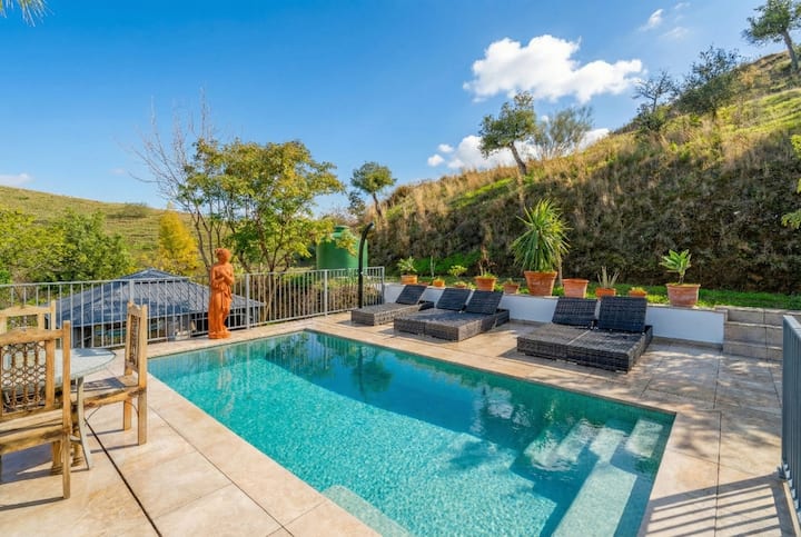 Cubo's Violeta Rural House - コイン