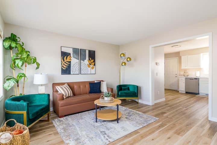 Charming 2br Home W/ Outdoor Space & Bbq Grill - Burbank, OH