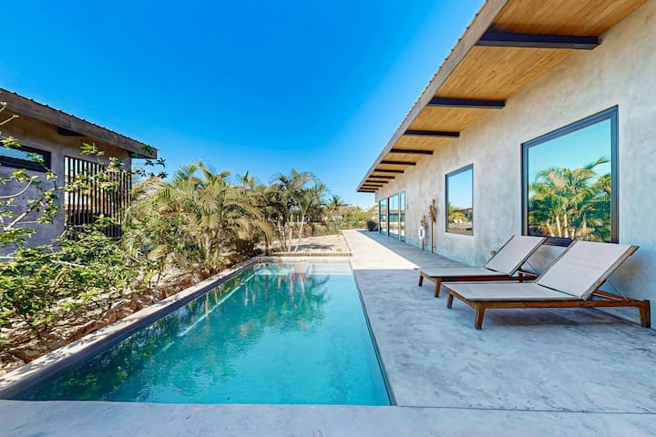 4br Villa With Tropical Garden, Pool & Wi-fi - Belize