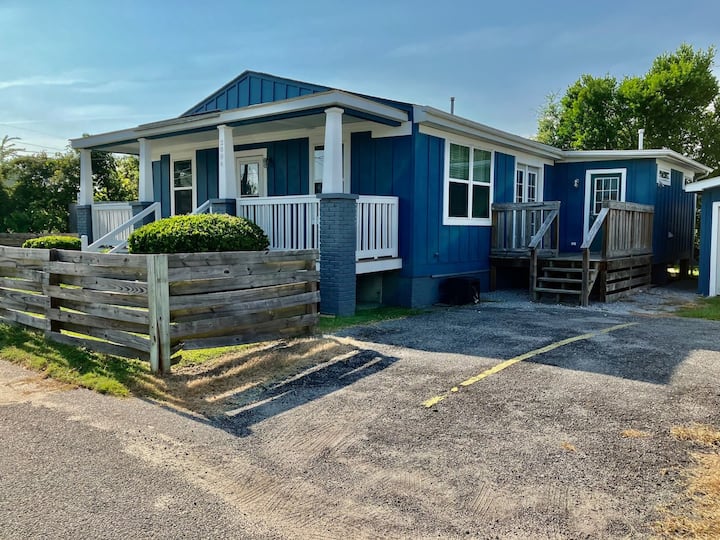 Two Homes, One Stay | 6br Dt Compound + Hot Tub - Charleston, SC