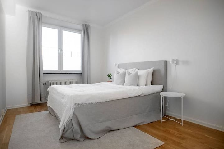 Bright & Spacious Apartment In ÖStermalm For 4 Per - Solna