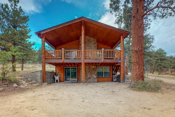 Relaxing 3br Mountain Getaway W/ Fireplace & Deck - Estes Park, CO