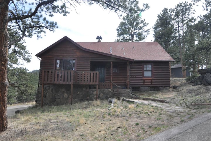 Charming & Spacious 4br |5-minute Walk To Downtown - Estes Park, CO
