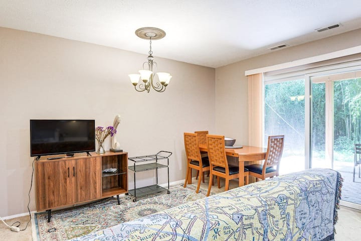 Bottom Floor Apartment With A Patio In The City - Columbia, MD