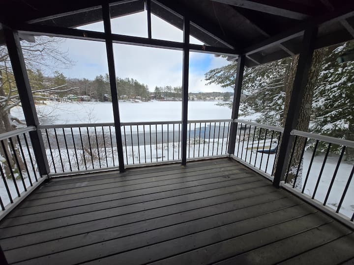 Lakeside Family Retreat On Lake Winnipesaukee - Laconia, NH