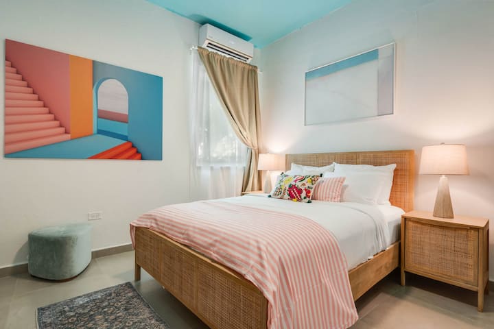 In Condado Beach | Beautiful Pool With Tanning Bed - San Juan