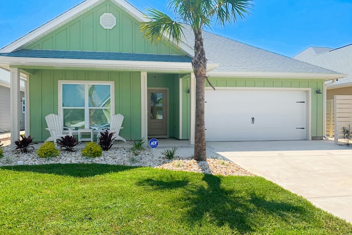 4br Sun-soaked Charmer With Pool & Playground - Port St. Joe, FL