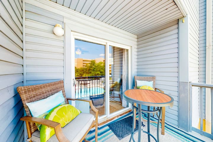 2br Near Beach With Pool, Central Ac & Balcony - Fort Walton Beach, FL